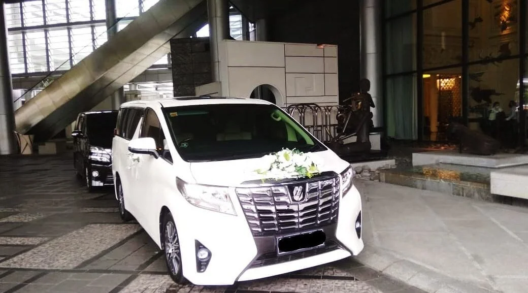 Alasan Alphard Jadi Mobil Pengantin Favorit Saat Nikahan!